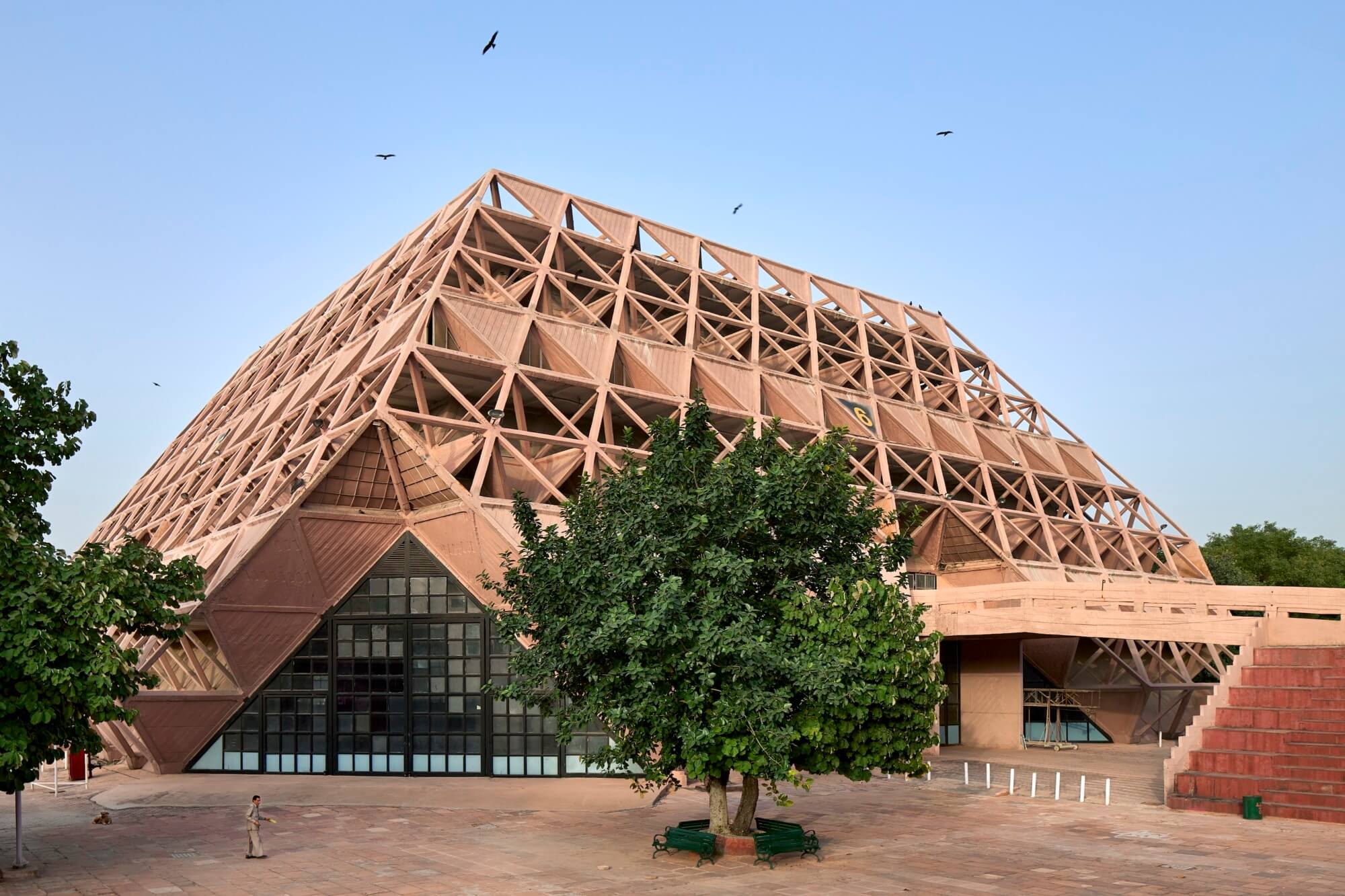 纪念Mahendra Raj，一位印度结构工程师